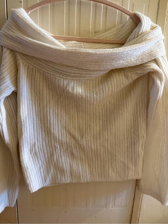 H&M | Sweaters | Hm Cream Ribbed Offshoulder Sweater Quiet Luxury Clean ...